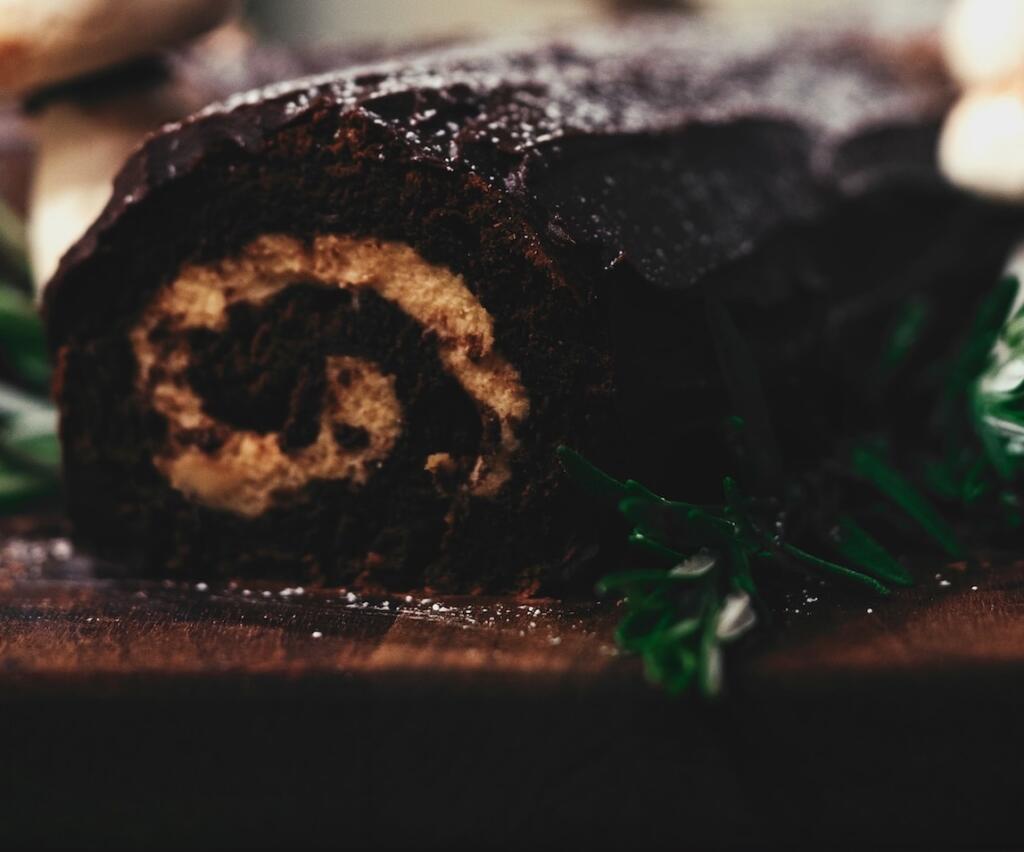 Yule log tasty easy recipe for Christmas - HubKnot
